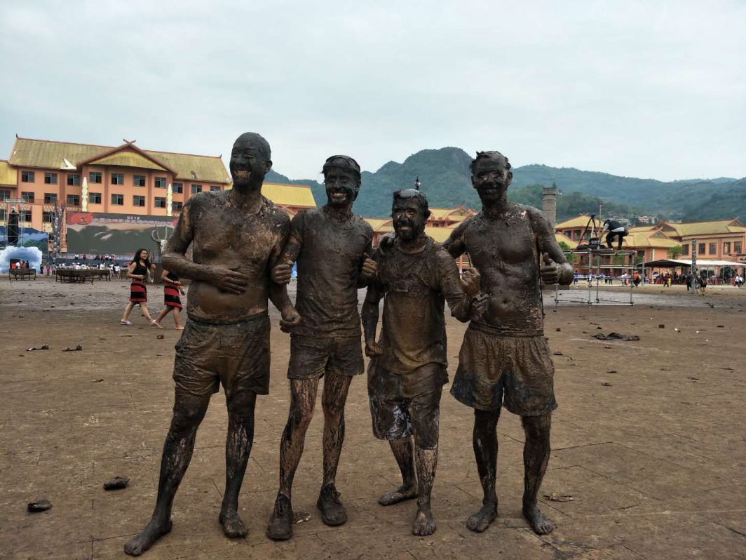 Monihei, China's most famous mud festival | Sin Destino Aparente