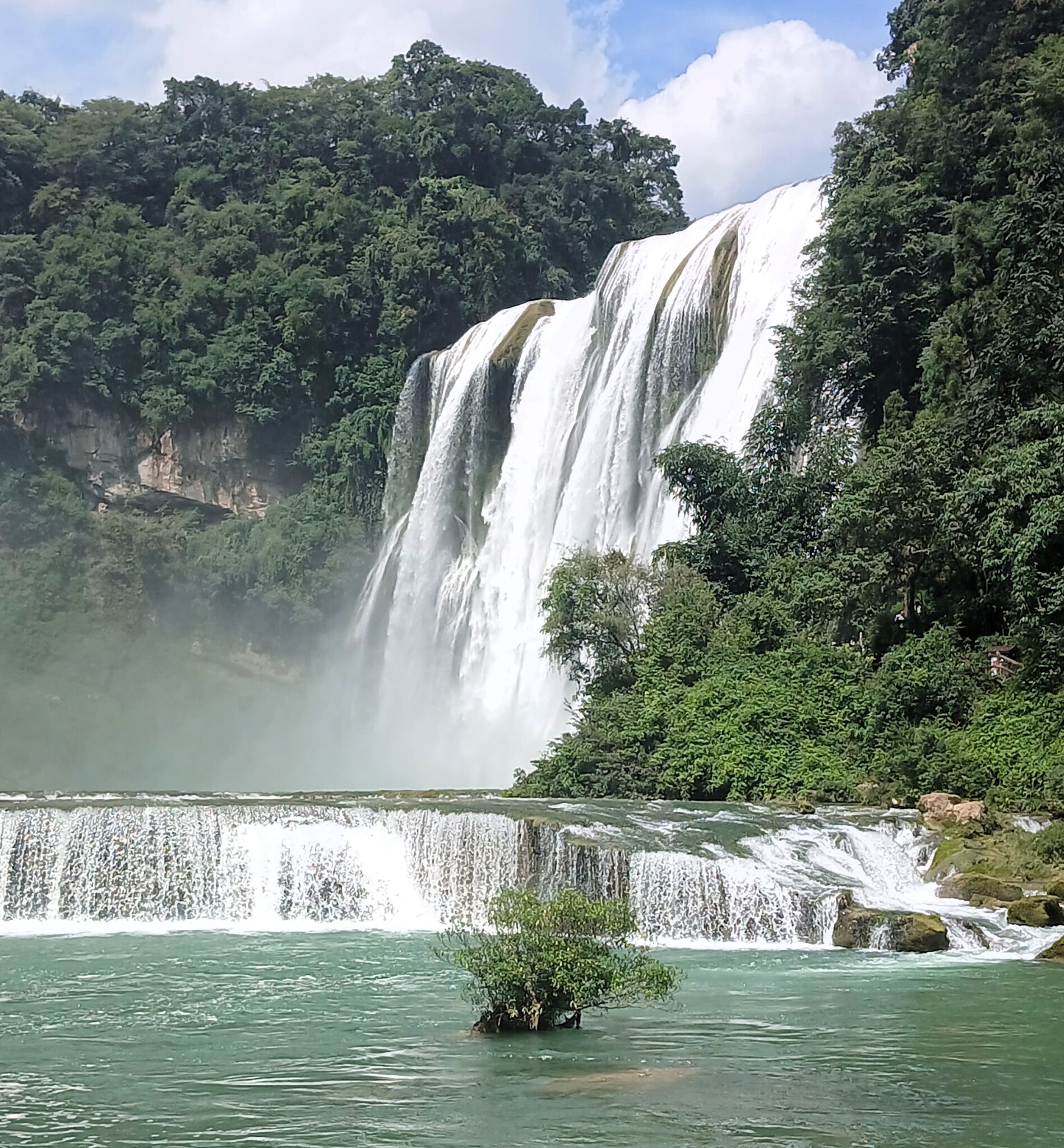 Huangguoshu Waterfall: A guide to the Largest Waterfall in China | Sin ...